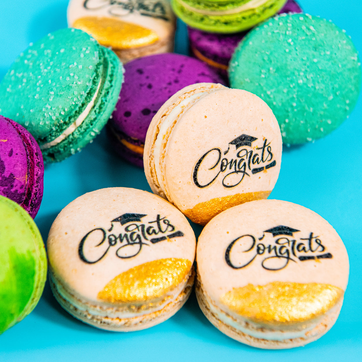 Graduation Macarons – Trophy Cupcakes