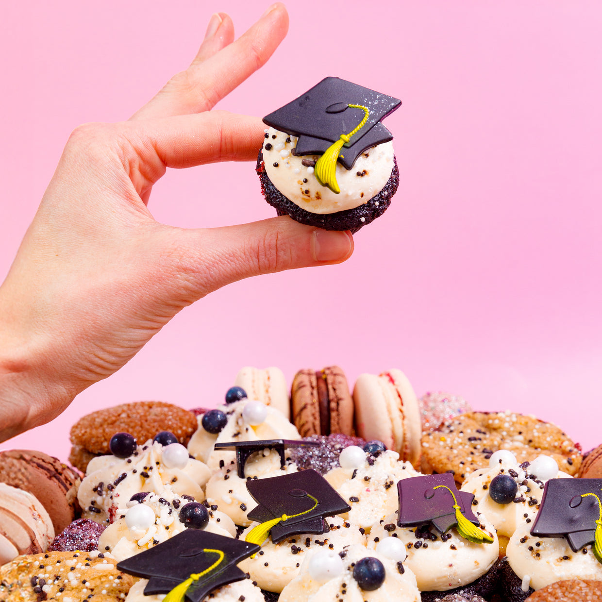 Celebrate Your Grad's Big Day with Our Party Platter – Trophy Cupcakes